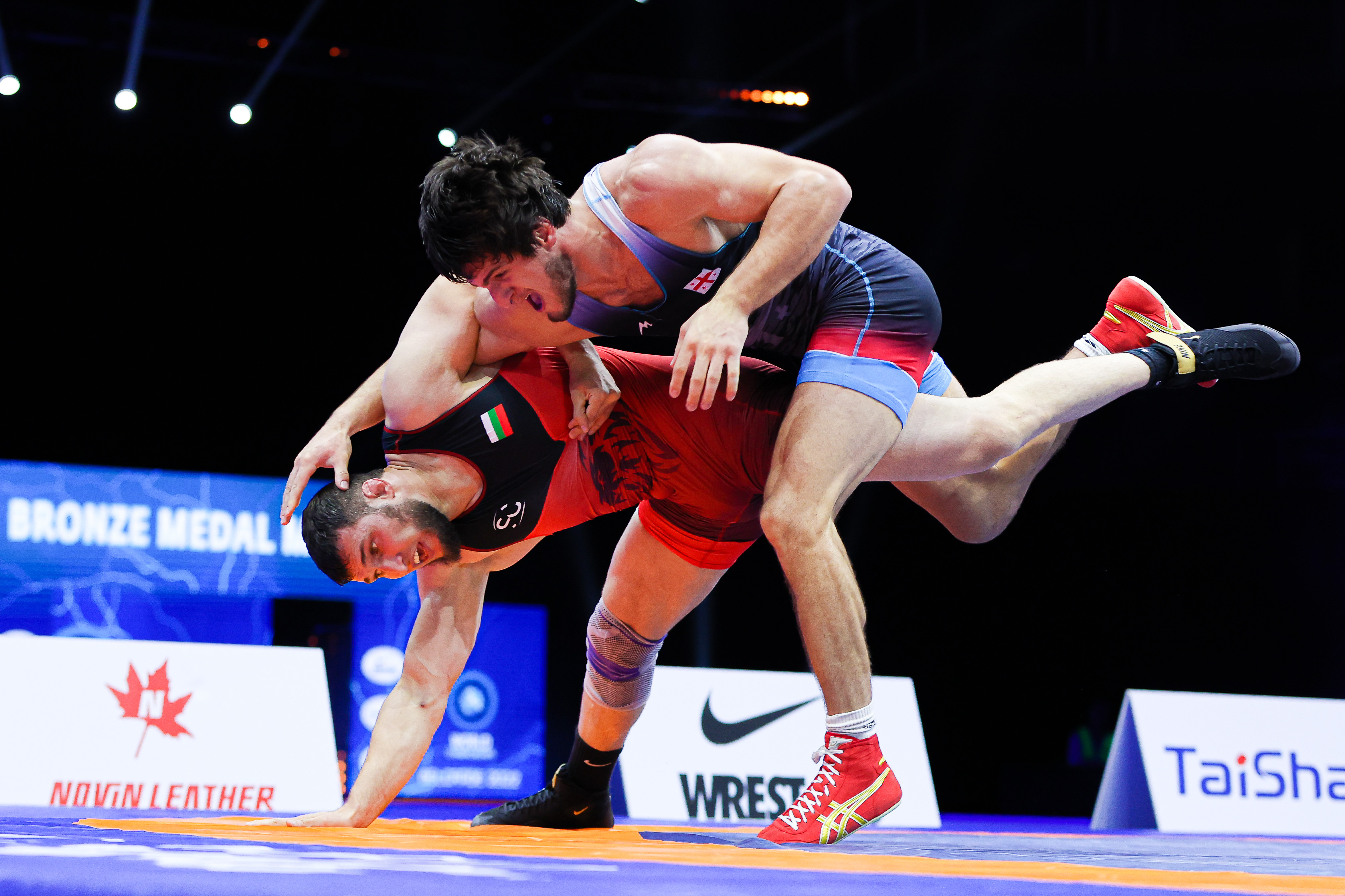 Ghasempour repeats at 92kg to give Iran first gold | United World Wrestling